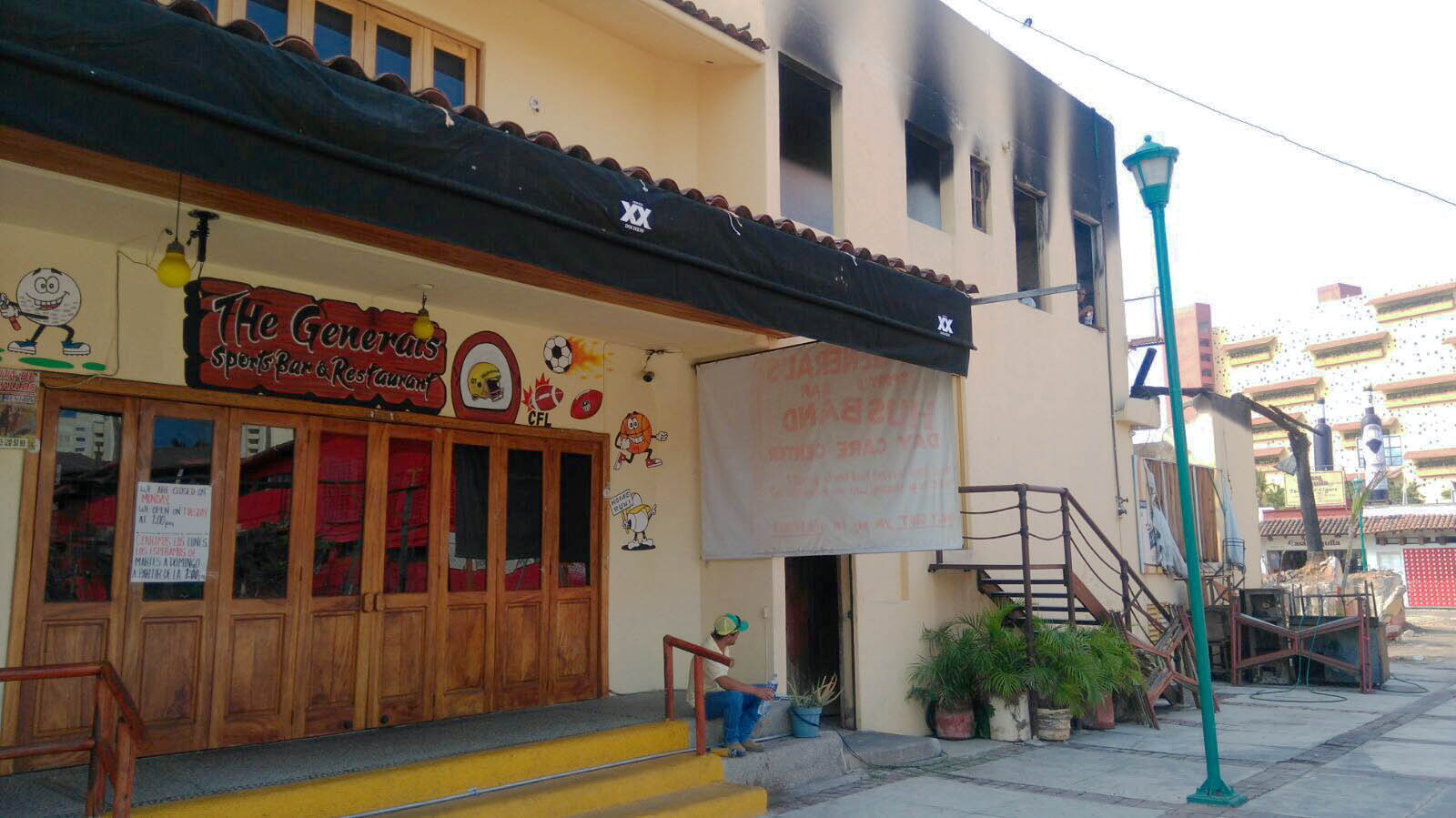 Zihuatanejo-Ixtapa Message Board - Ixtapa after the fire!
